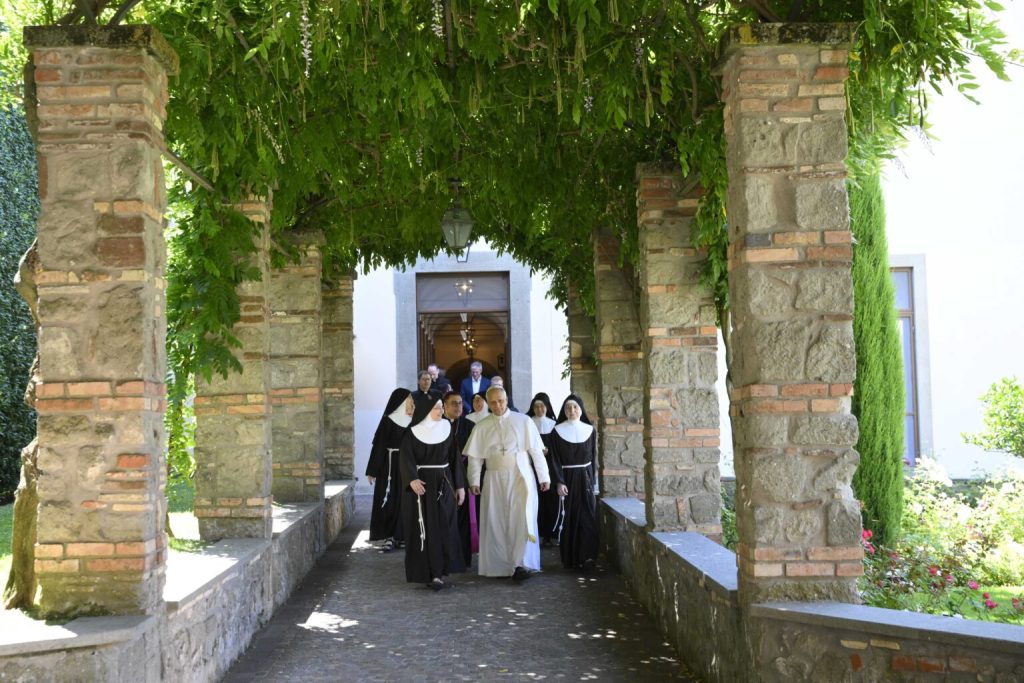 Paus Leo XIV Mengunjungi Biara Para Suster Klaris di Albano, yang ...